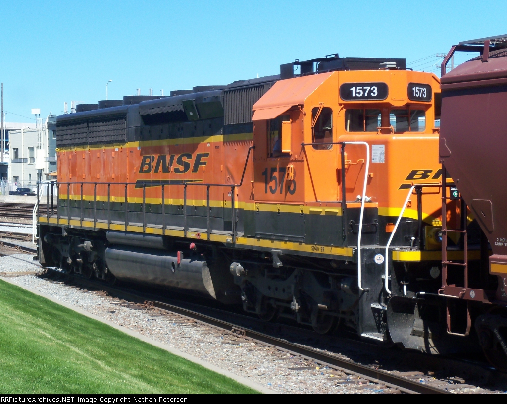 BNSF 1573